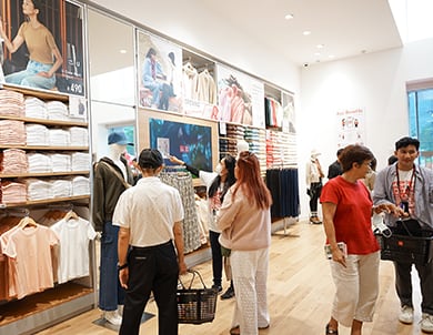 UNIQLO Roadside Store Activity | UNIQLO TH